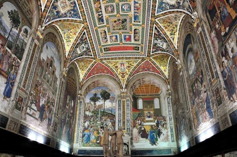 7 Must-See Frescoes in Italy: Piccolomini Library, Basilica of San ...