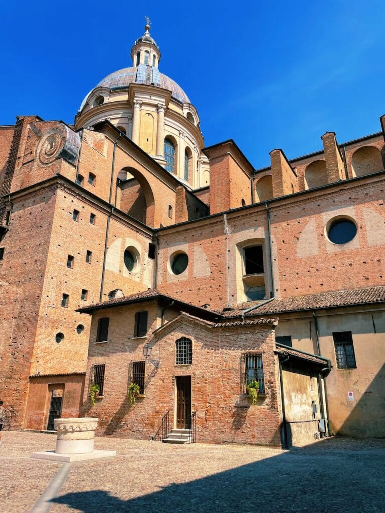 Guide to Mantua, Italy: Art, Cuisine, History, & More