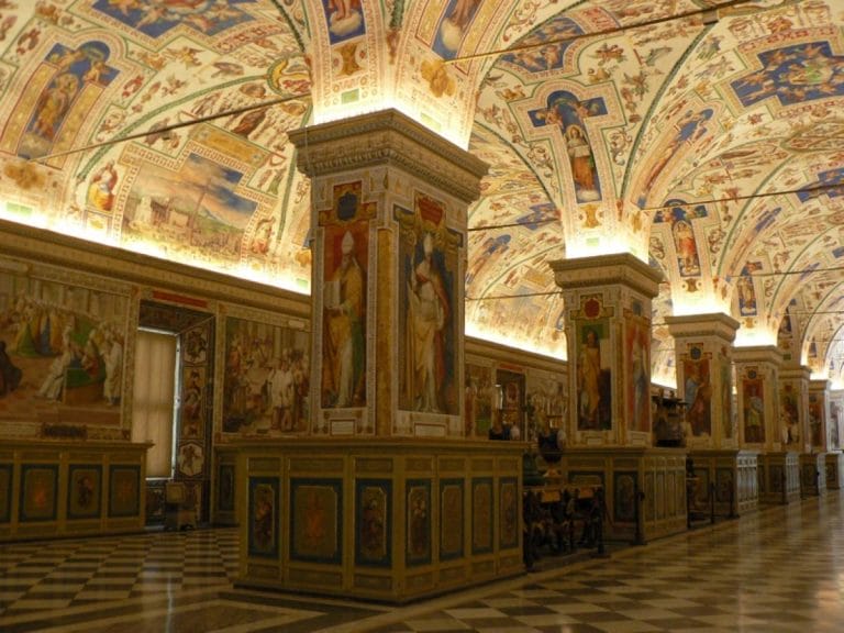 10 Fascinating Facts About Vatican City | Walks of Italy