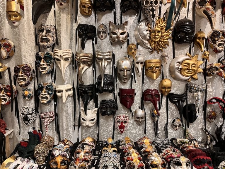 9 Must-Have Artisanal Souvenirs from Italy (Where to Buy Them in 2025)
